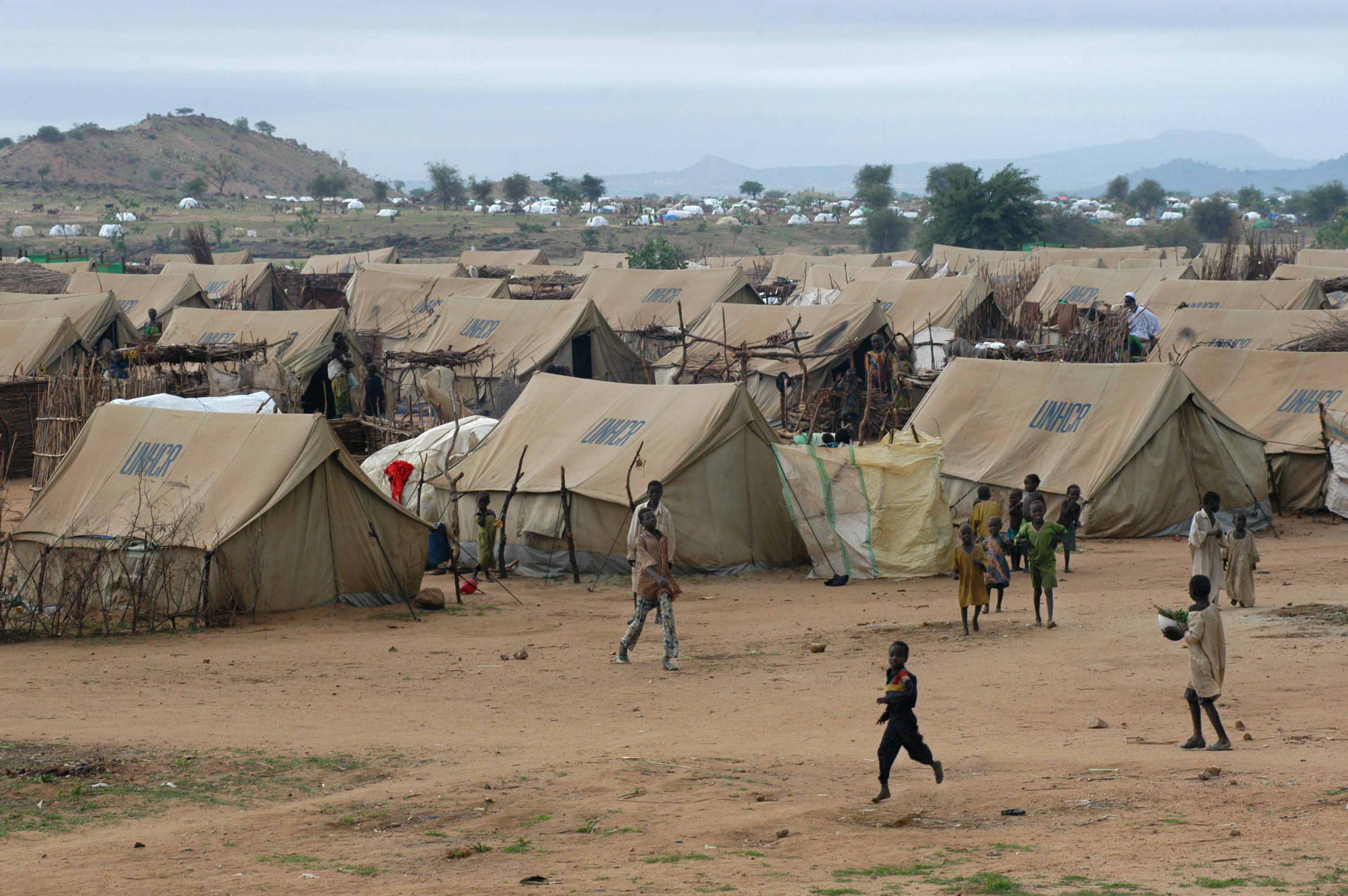 Lightweight Emergency Tent - designlikeyougiveadamn.com