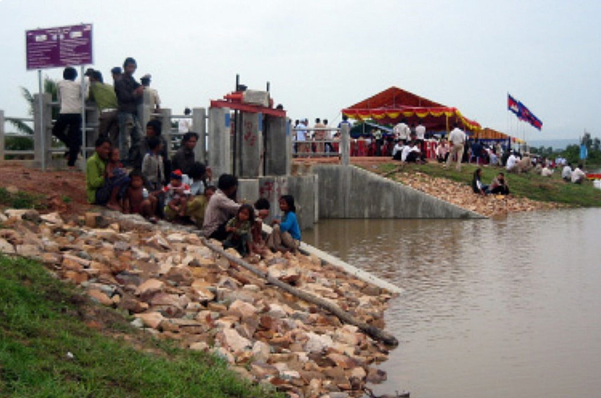 Trau Kod Dam - designlikeyougiveadamn.com