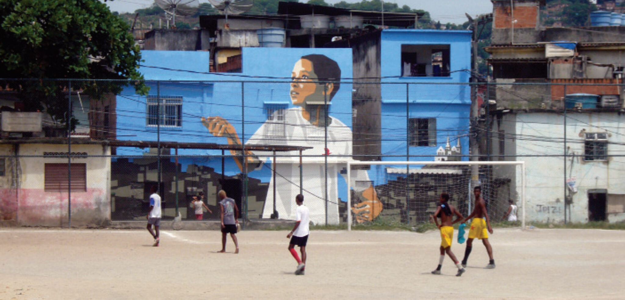 Favela Painting Project - designlikeyougiveadamn.com